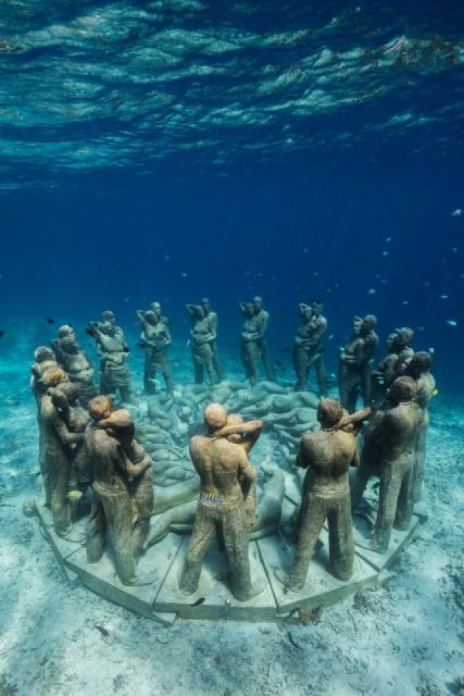 14 Amazing Water Sculptures That Take You to Another World | funzone.am